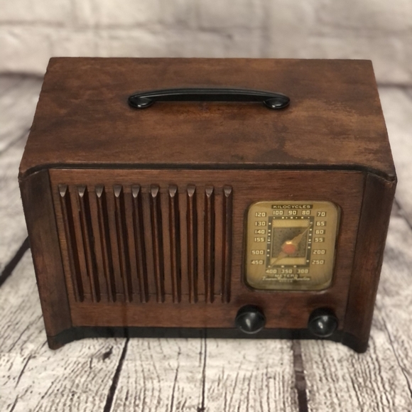 Emerson | Portable Audio & Video | Vintage 94 Emerson Am Radio Works ...